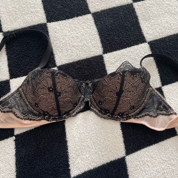 Blackheart | Intimates & Sleepwear | Black Heart Lace Bra 34dd | Poshmark